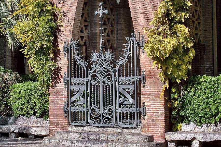 10 Must See Gaudí Buildings in Barcelona | The Wise Travellers